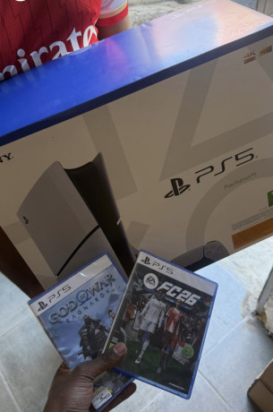 PS5 Slim 1TB SSD + FC 26 + God oF War Ragnarok ( Selado ), Maputo